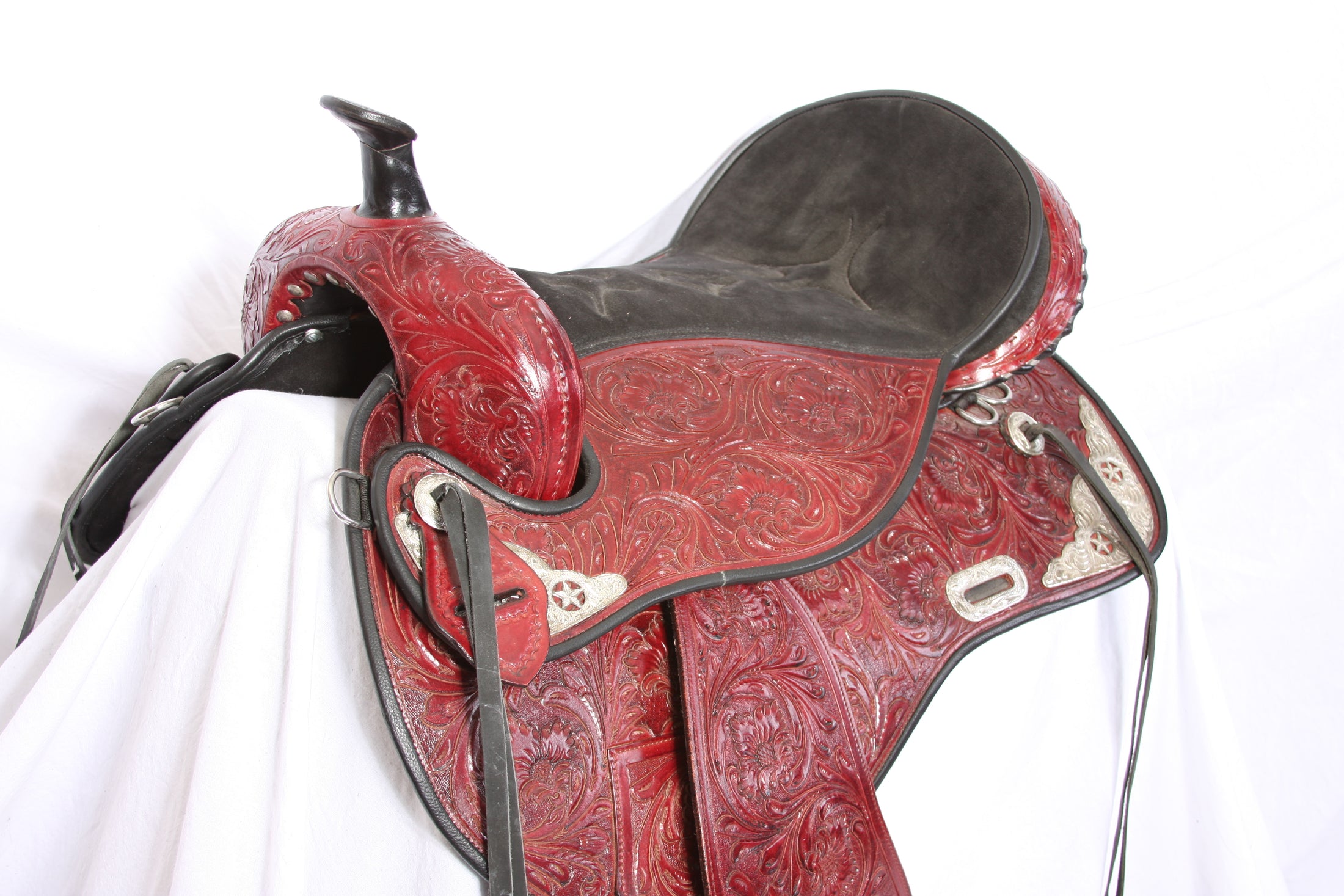 Rosewood Treeless Saddle – BlackForestSaddles